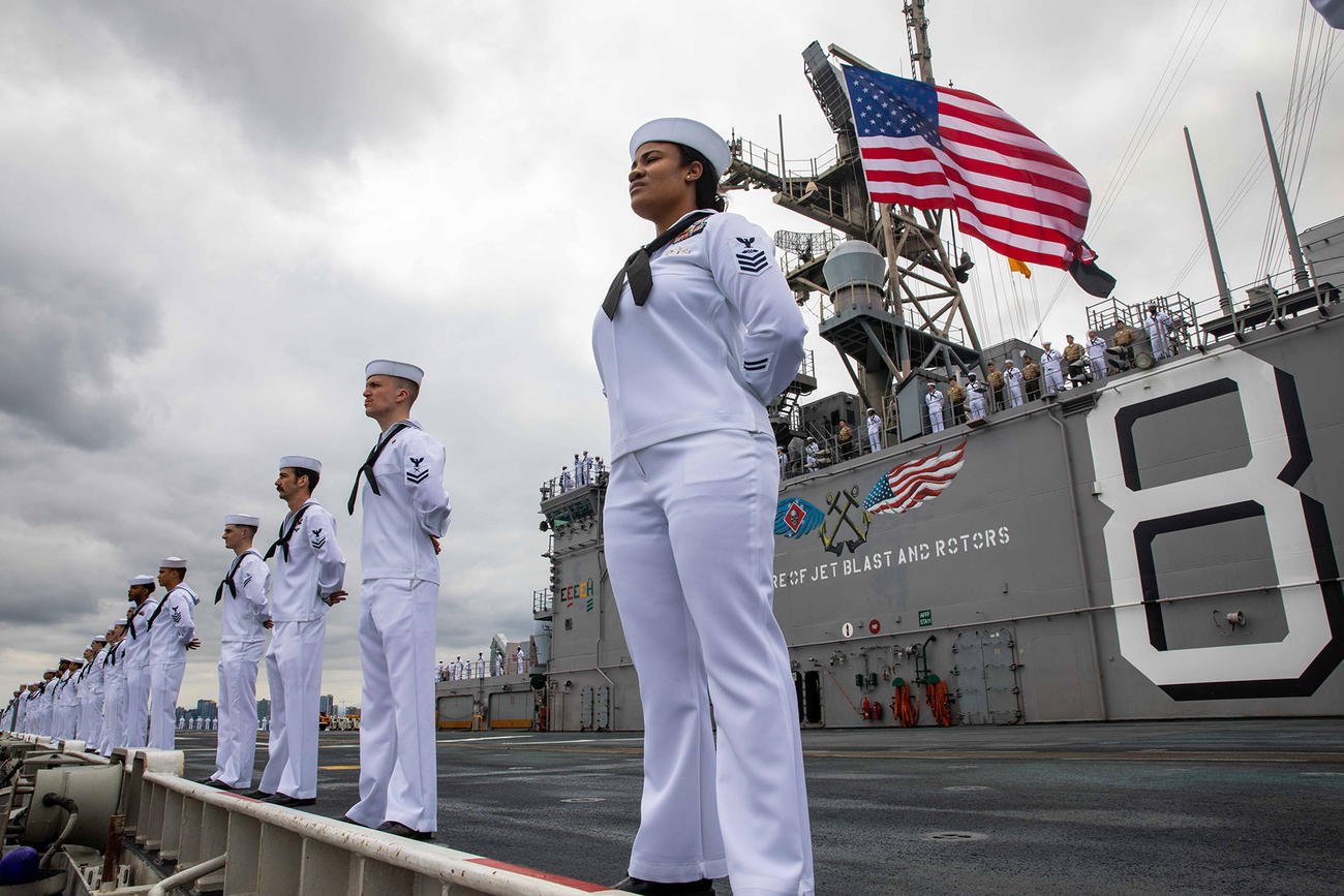 4,500 Sailors and Marines Return to San Diego After Seven-Month ...